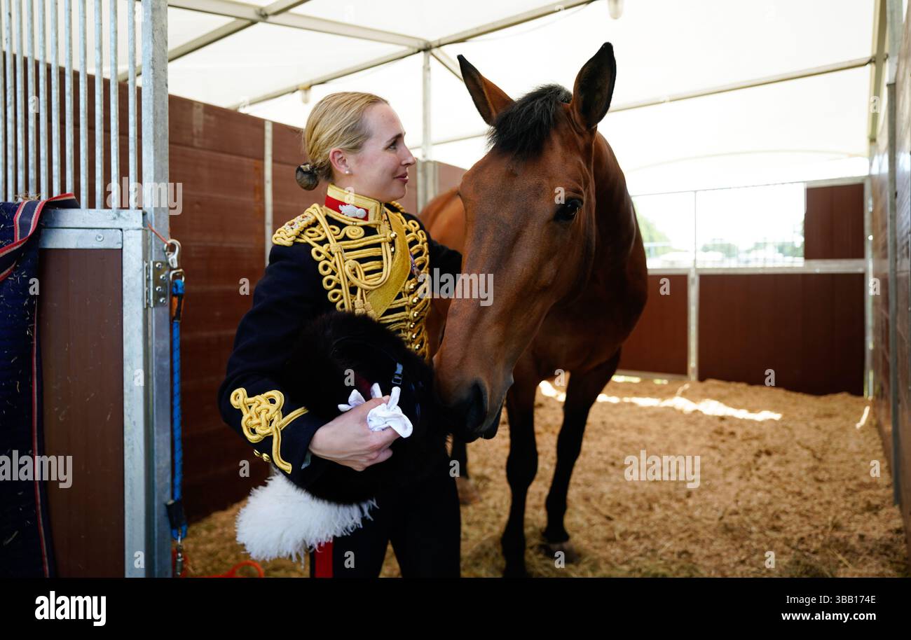 Lieutenant Yolande Rowson of The King???s Troop Royal Horse Artillery ...