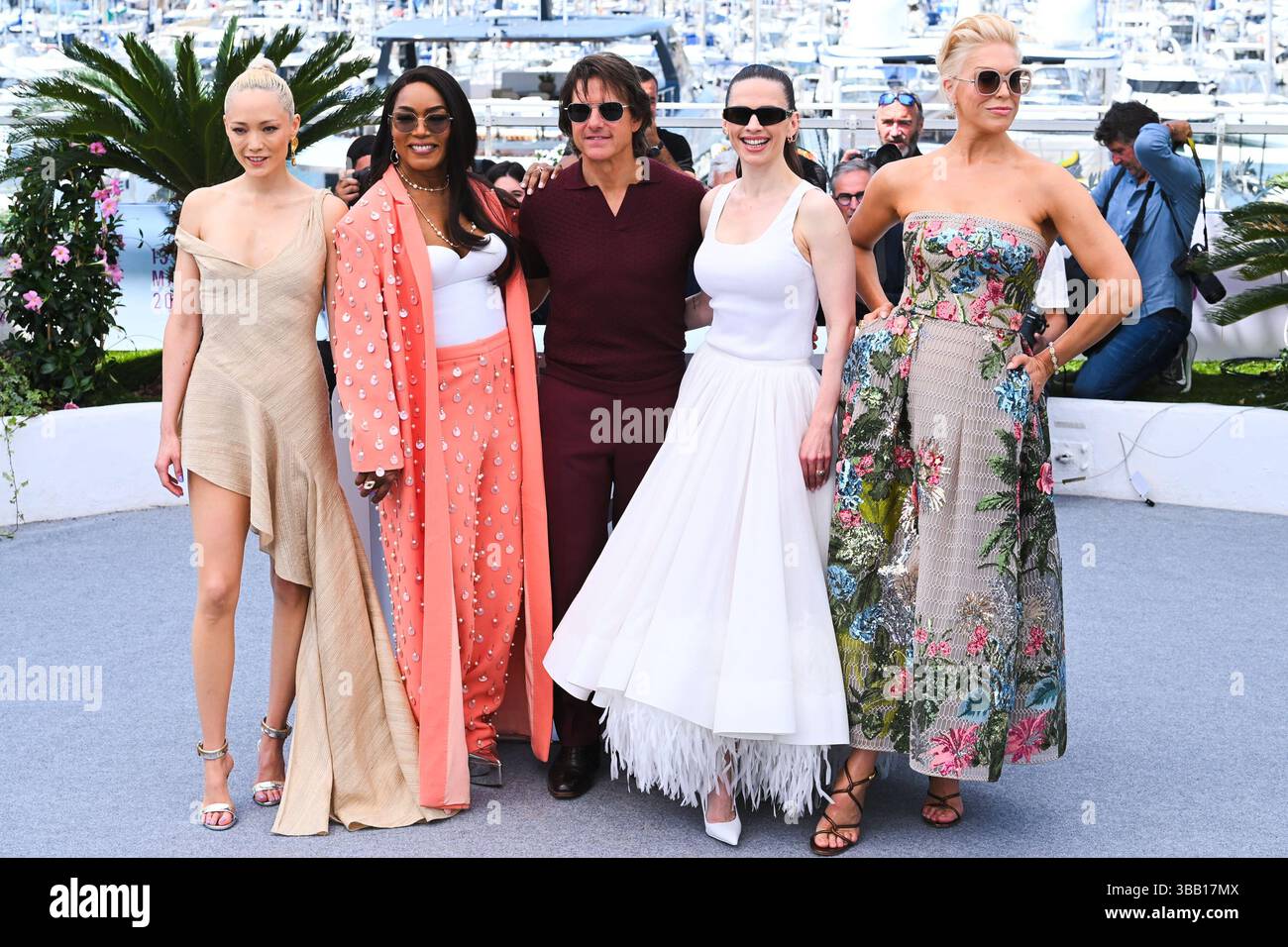 Hannah waddingham and hayley atwell hi-res stock photography and images ...