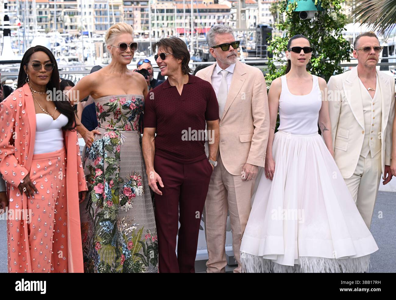 Hannah waddingham and hayley atwell hi-res stock photography and images ...