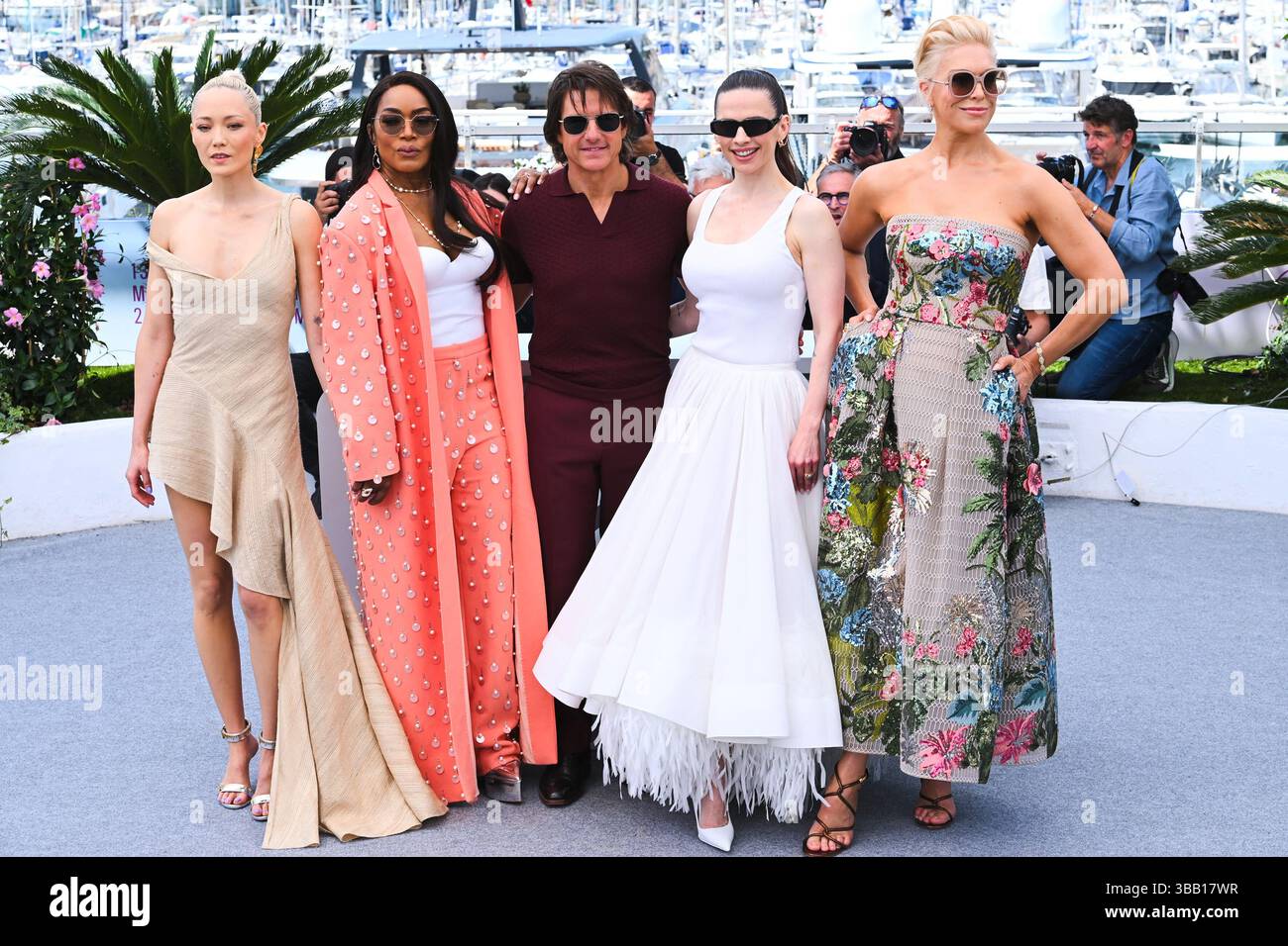 Hannah waddingham and hayley atwell hi-res stock photography and images ...