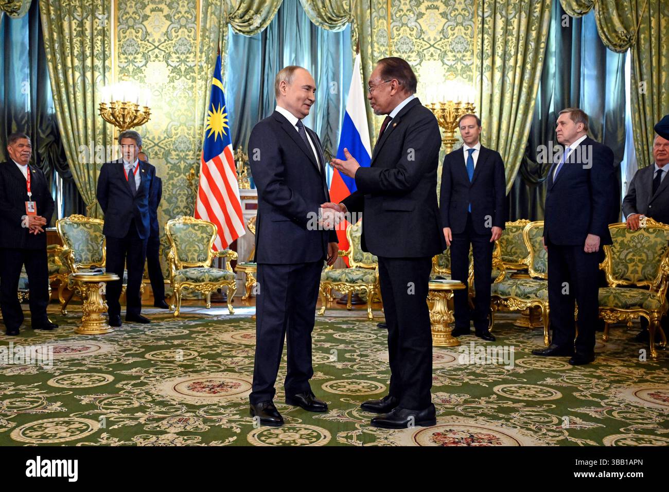 Russian President Vladimir Putin, left, and Malaysian Prime Minister ...