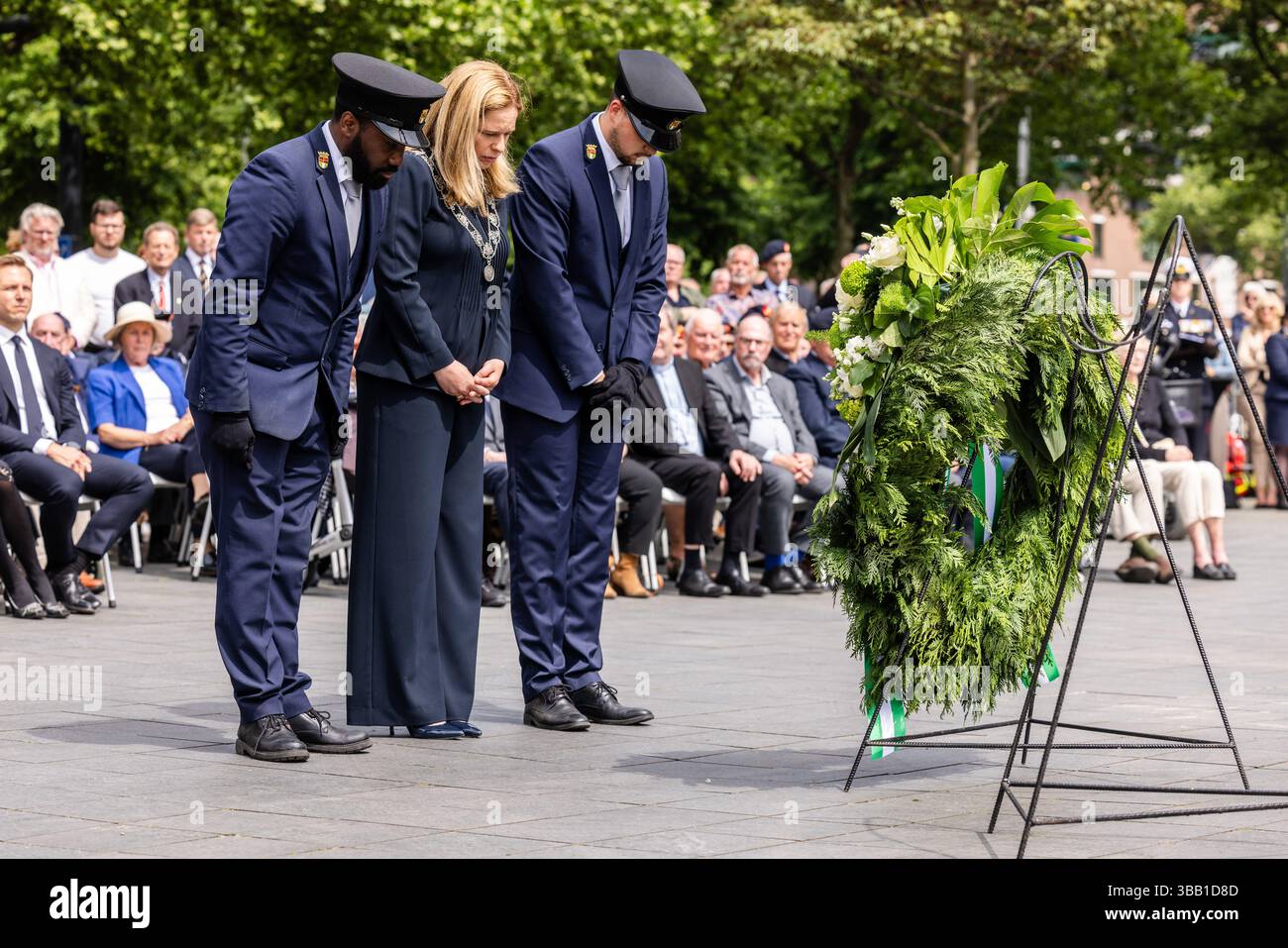 ROTTERDAM - Mayor of Rotterdam Carola Schouten lays a wreath during the ...