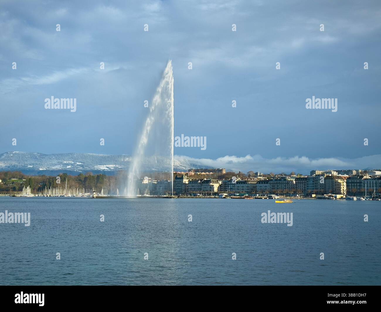 Geneva, Switzerland - Jan 15, 2023: Jet d'Eau fountain in Geneva ...