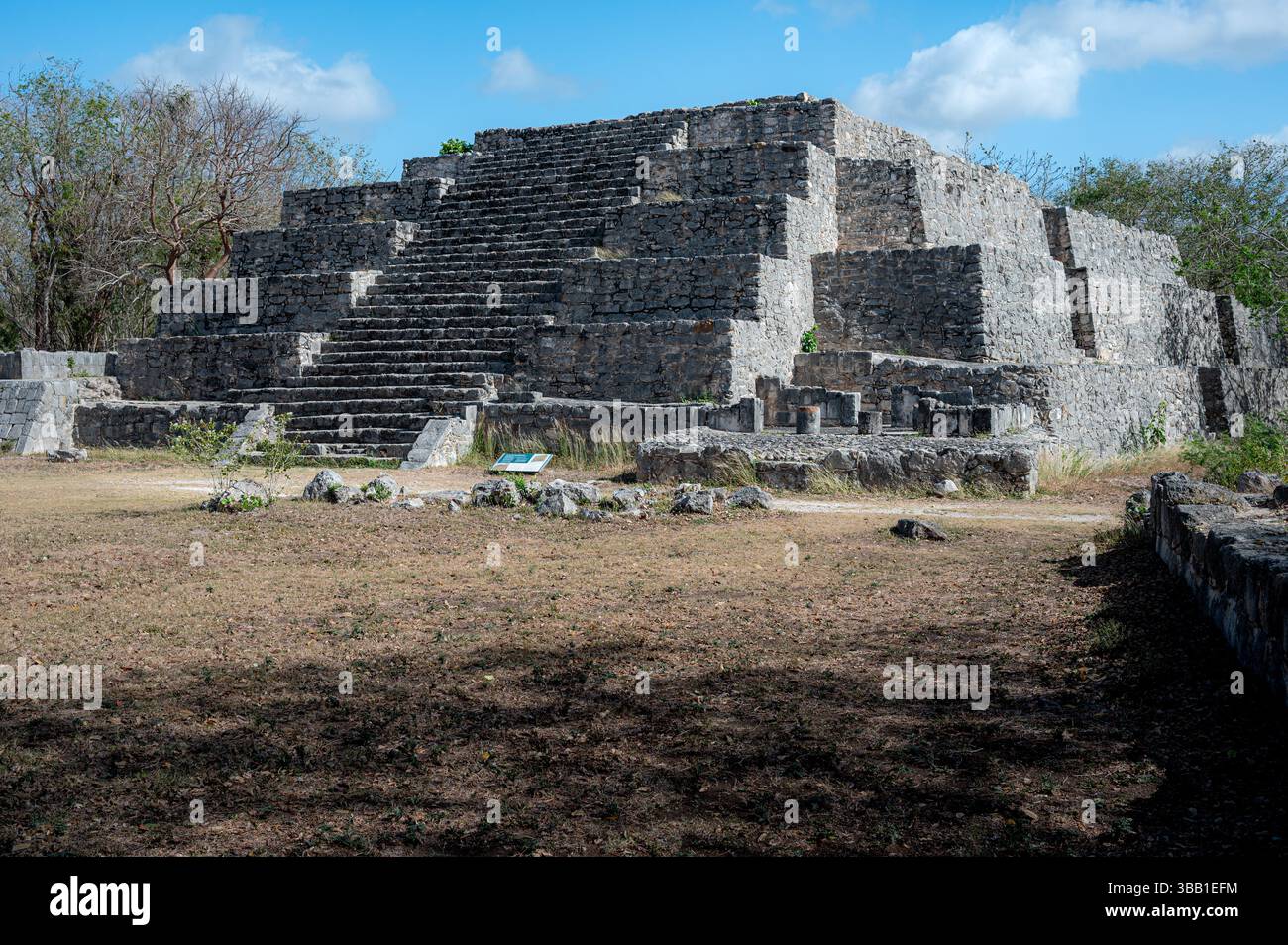 Structure 36, Mayan pyramid at Dzibilchaltun, Yucatan, Mexico Stock ...