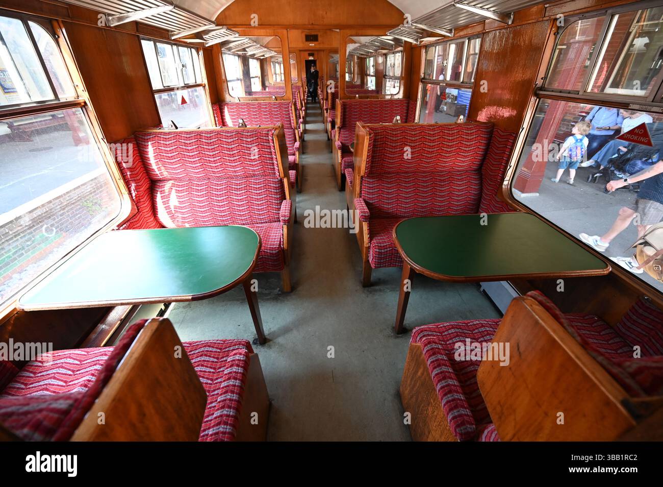 Seats in a vintage Southern Railway Coach Stock Photo - Alamy
