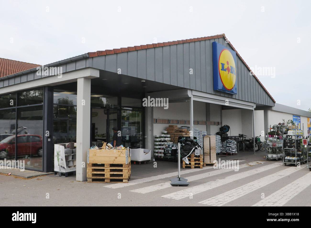 Copenhagen/ Denmark/14 may 2025/German lidl grocery chain store n ...
