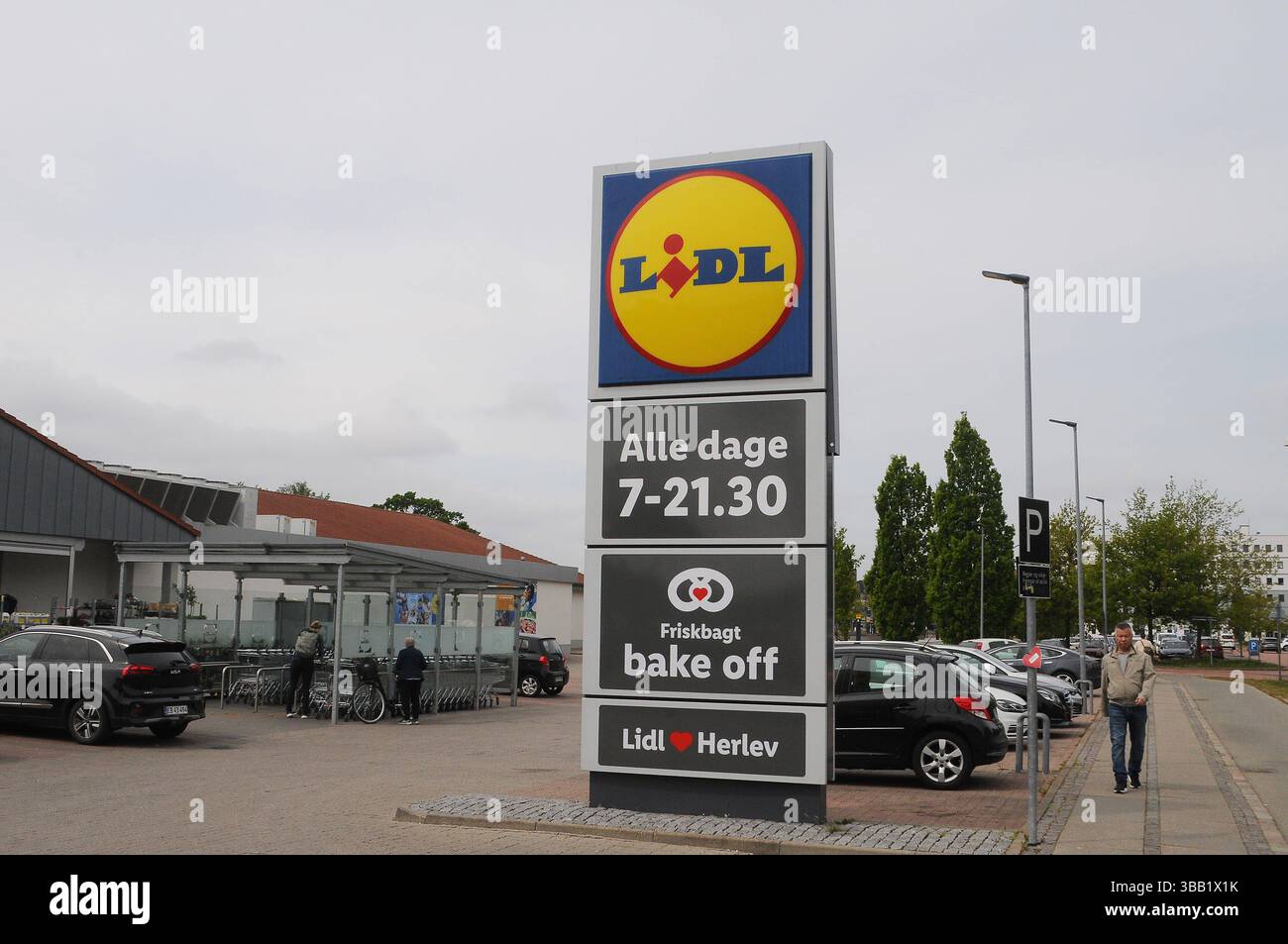 Copenhagen/ Denmark/14 may 2025/German lidl grocery chain store n ...