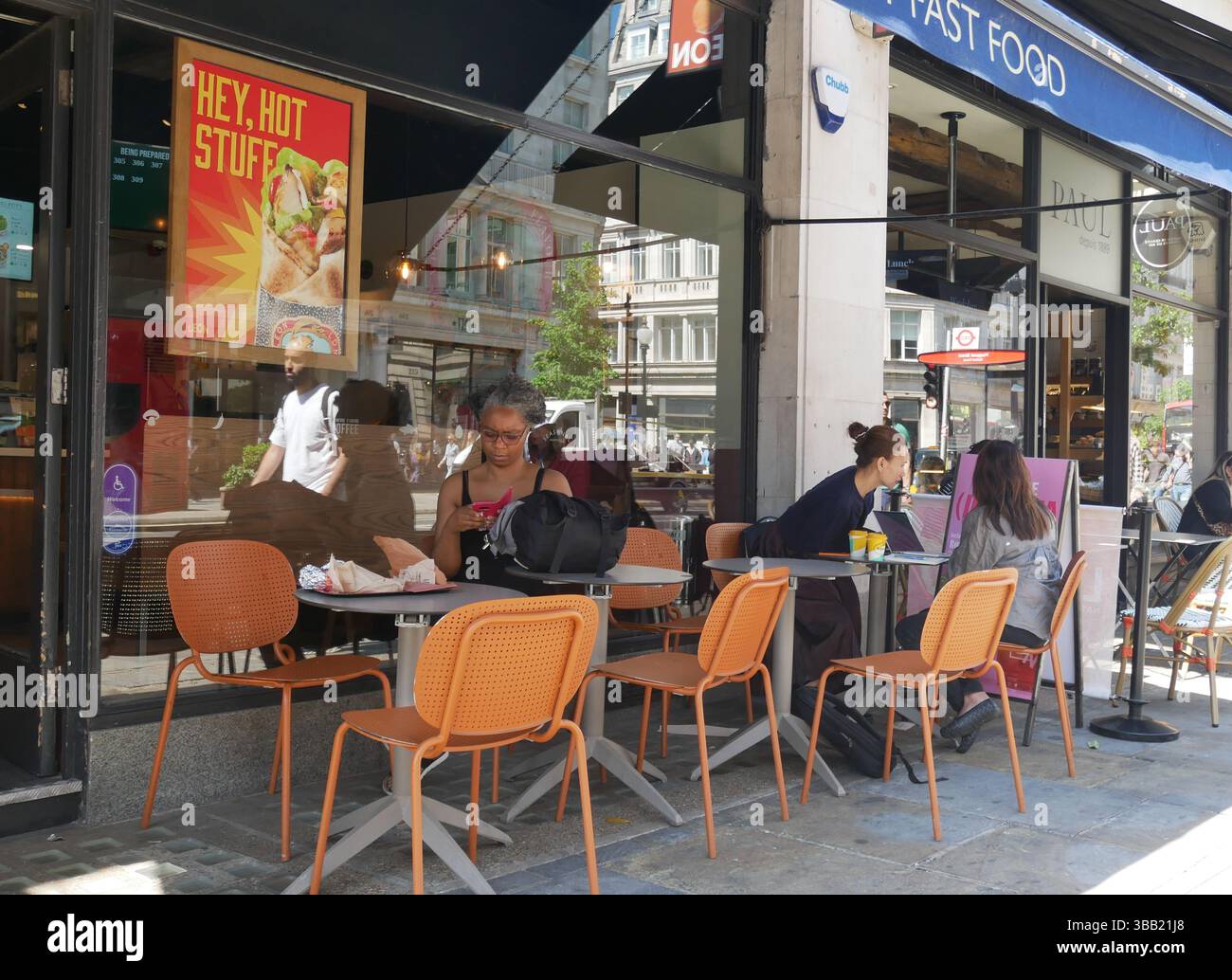 London, UK. 14th May, 2025. Plans to help London's bars and restaurants ...