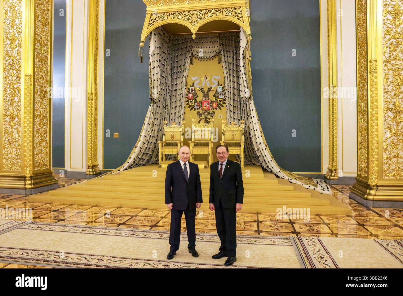 Russian President Vladimir Putin, left, and Malaysian Prime Minister ...