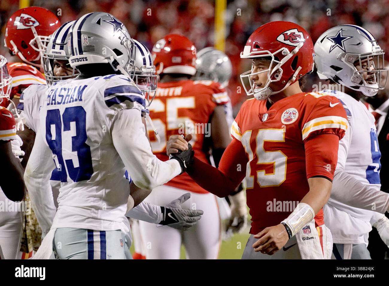 FILE - Kansas City Chiefs quarterback Patrick Mahomes (15) and Dallas ...
