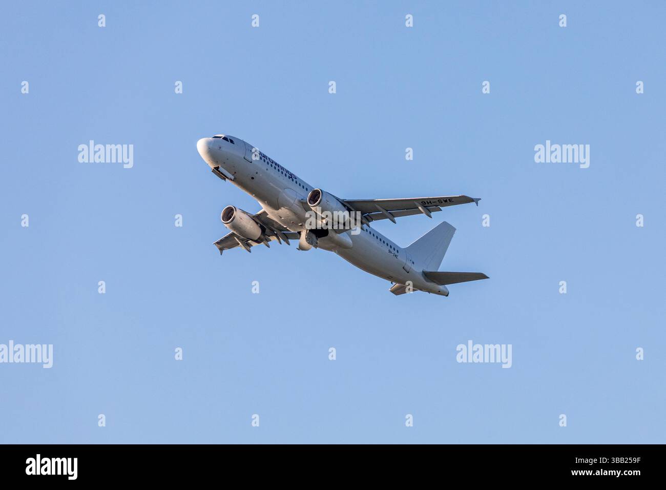 Aircraft landing view from passenger hi-res stock photography and ...