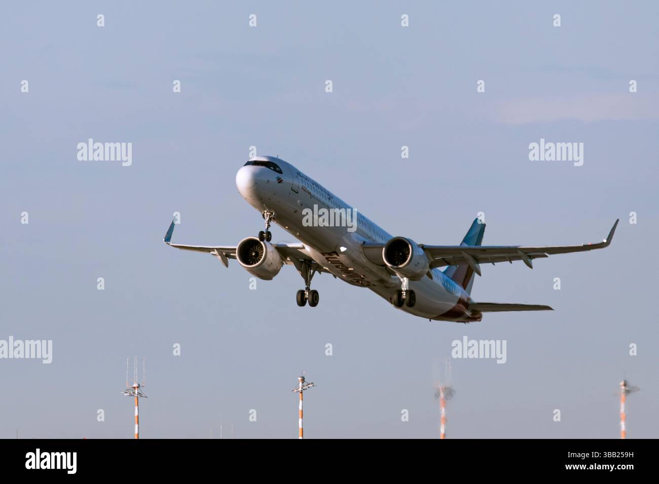 Aircraft taking off from Airport DUS Stock Photo - Alamy