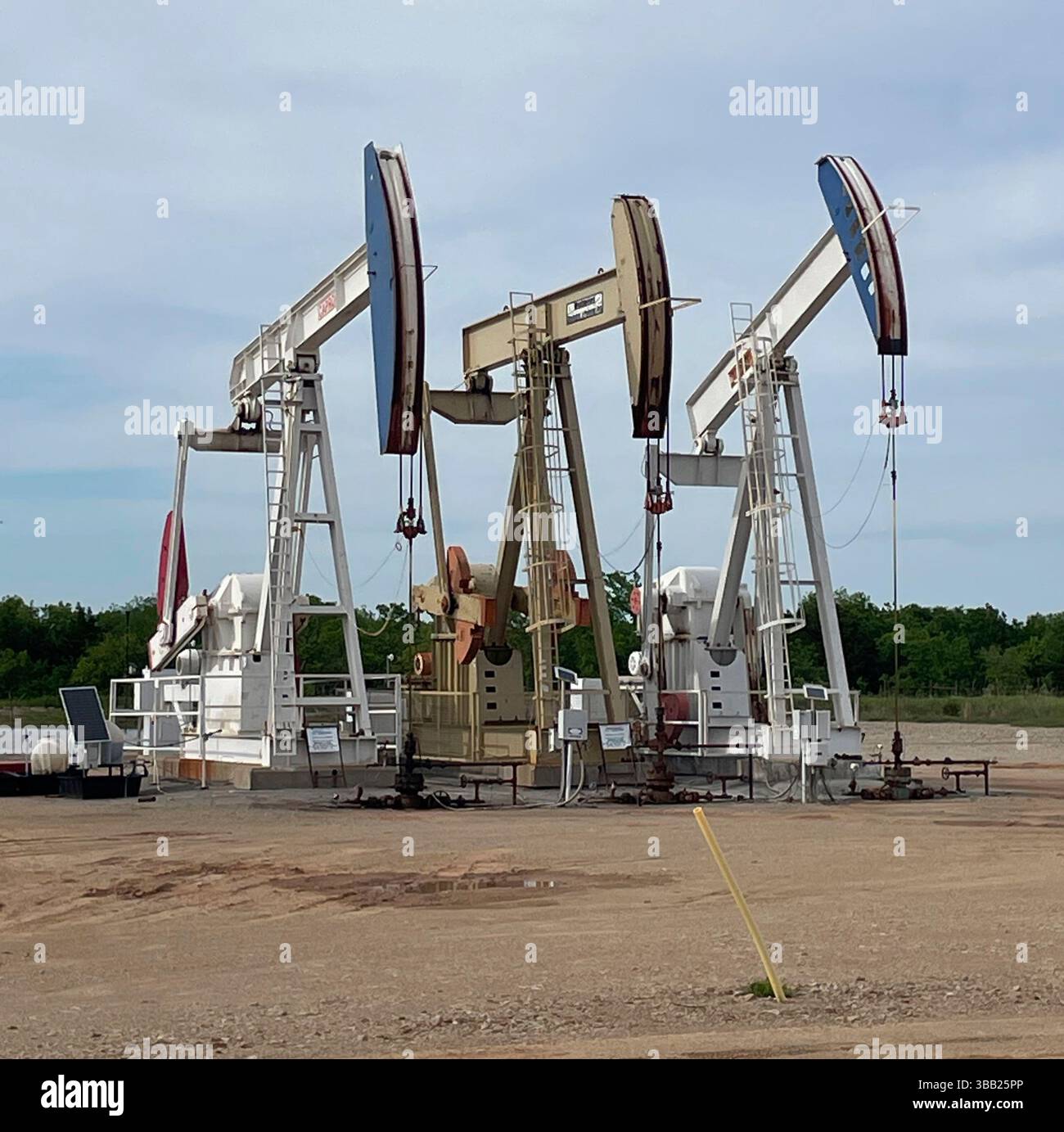 Photo by: BBB/STAR MAX/IPx 2025 5/14/25 Crude oil prices recover 13 ...