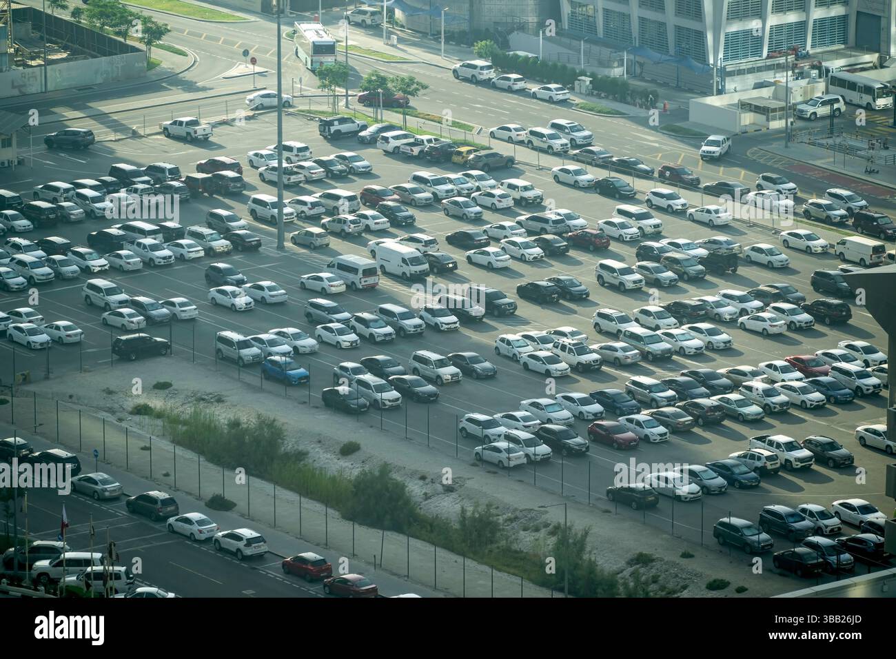 Aerial overhead view of big and crowded car parking Stock Photo - Alamy