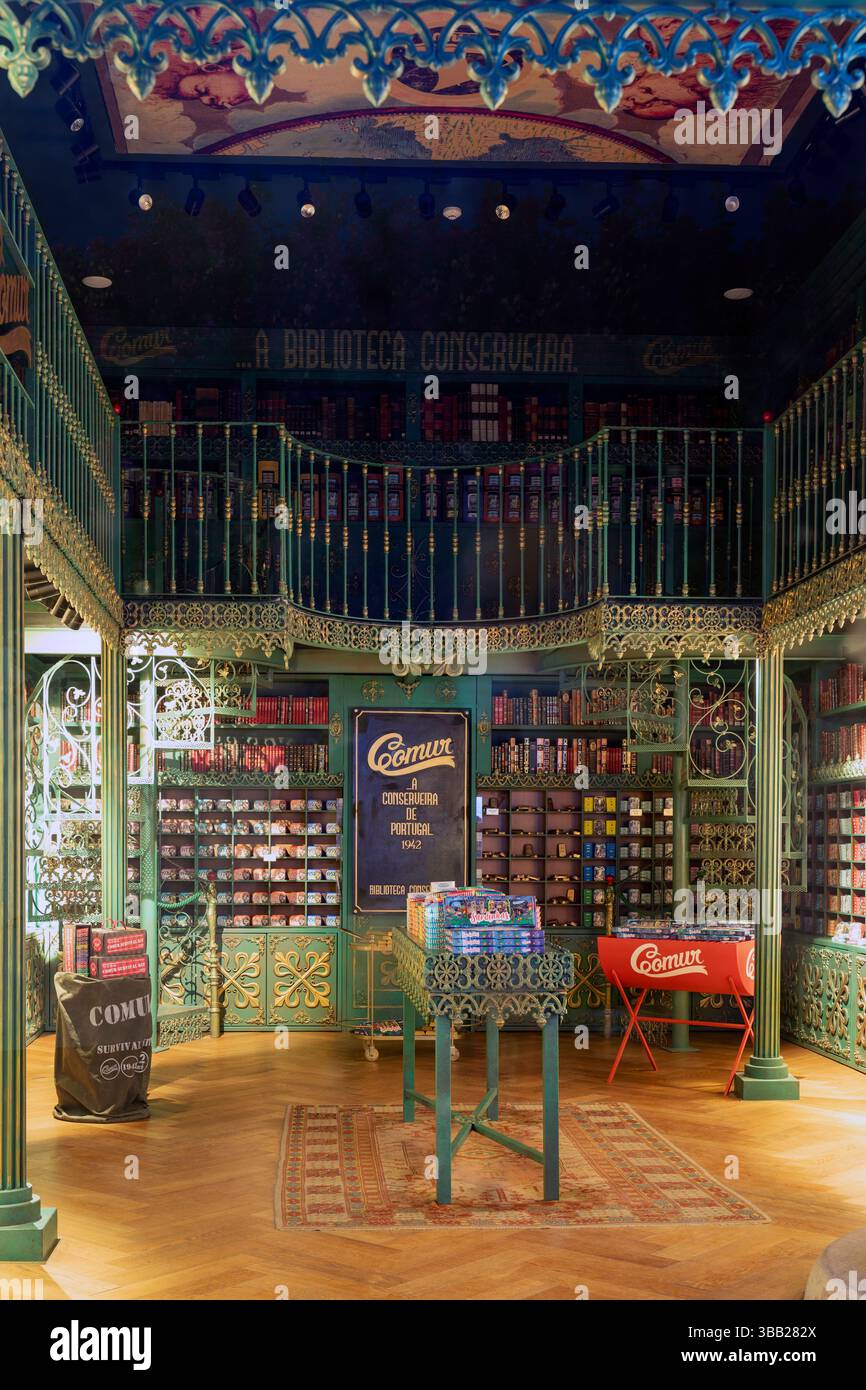 Portuguese sardines tin hi-res stock photography and images - Alamy