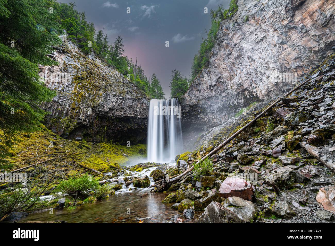 Tamanawas Falls at Mount Hood in Oregon Stock Photo - Alamy