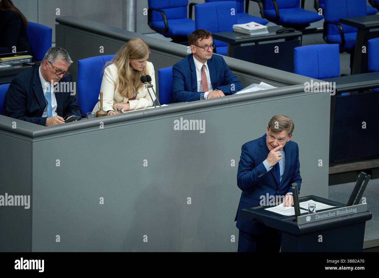 Deutscher Bundestag, 3. Plenarsitzung Dr. Johann David Wadephul ...