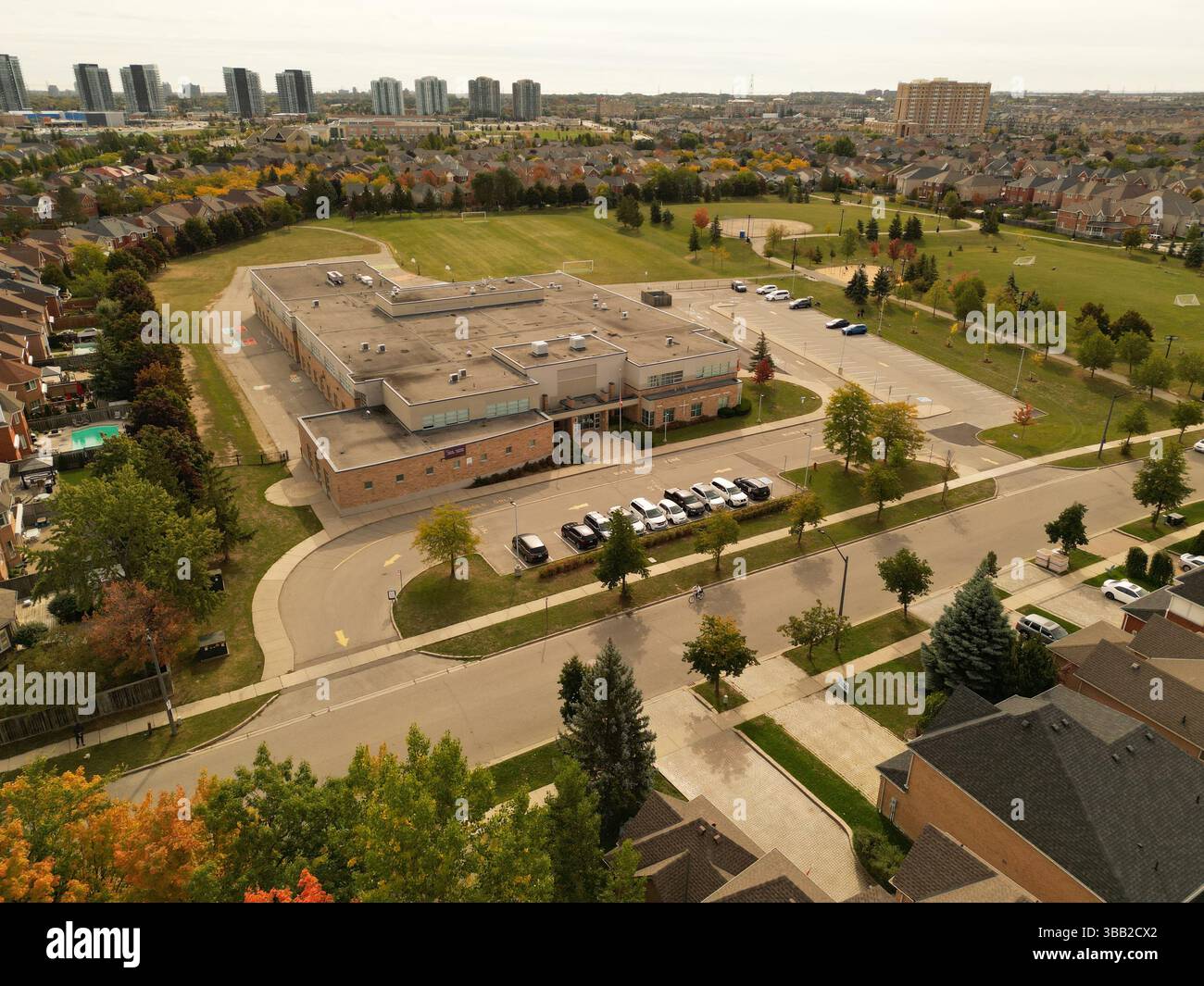 Aerial Views of Credit River: Trails, Bridge & Forest Stock Photo - Alamy