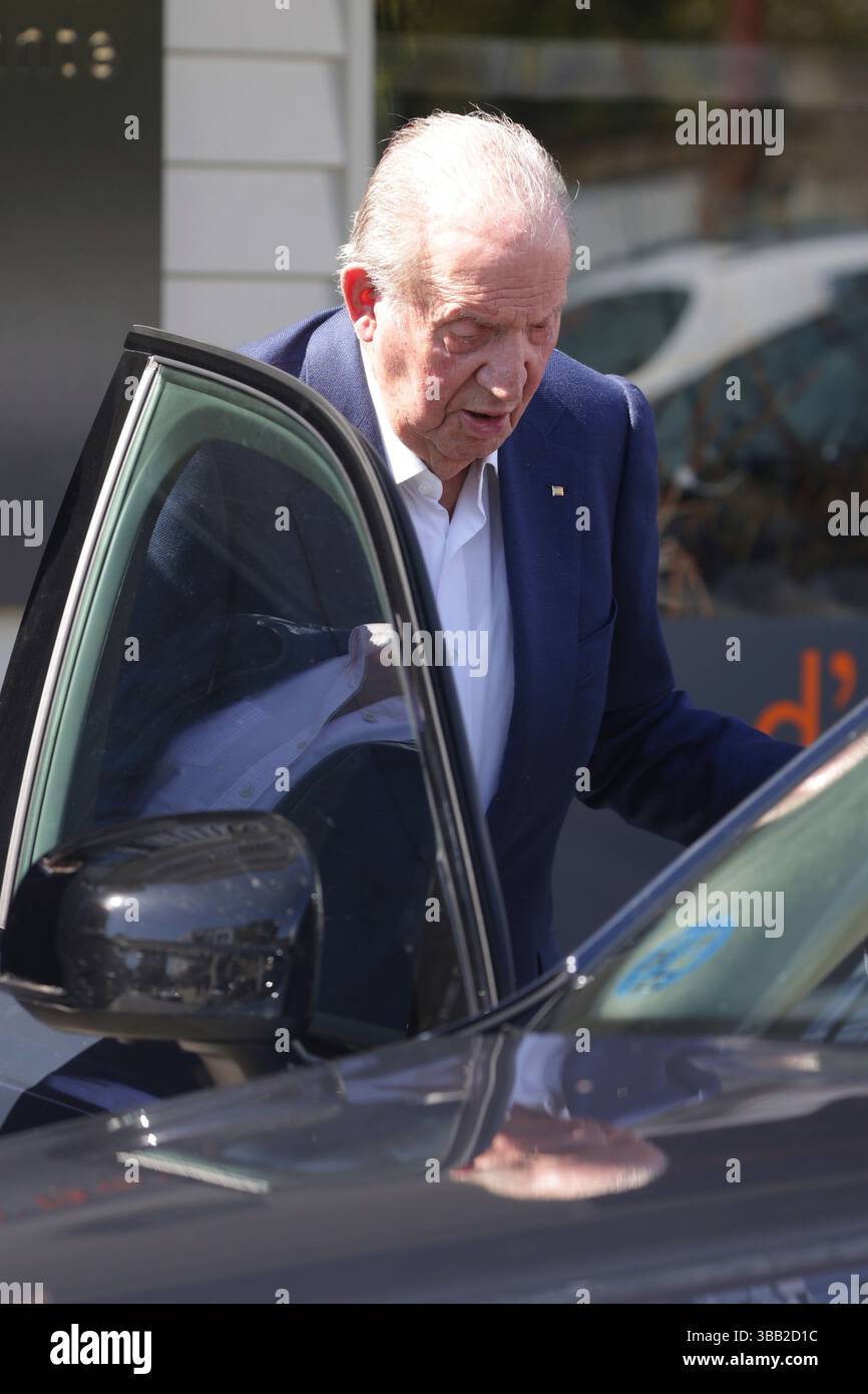 King Juan Carlos leaves the restaurant d'Berto, on May 14, 2025, in ...