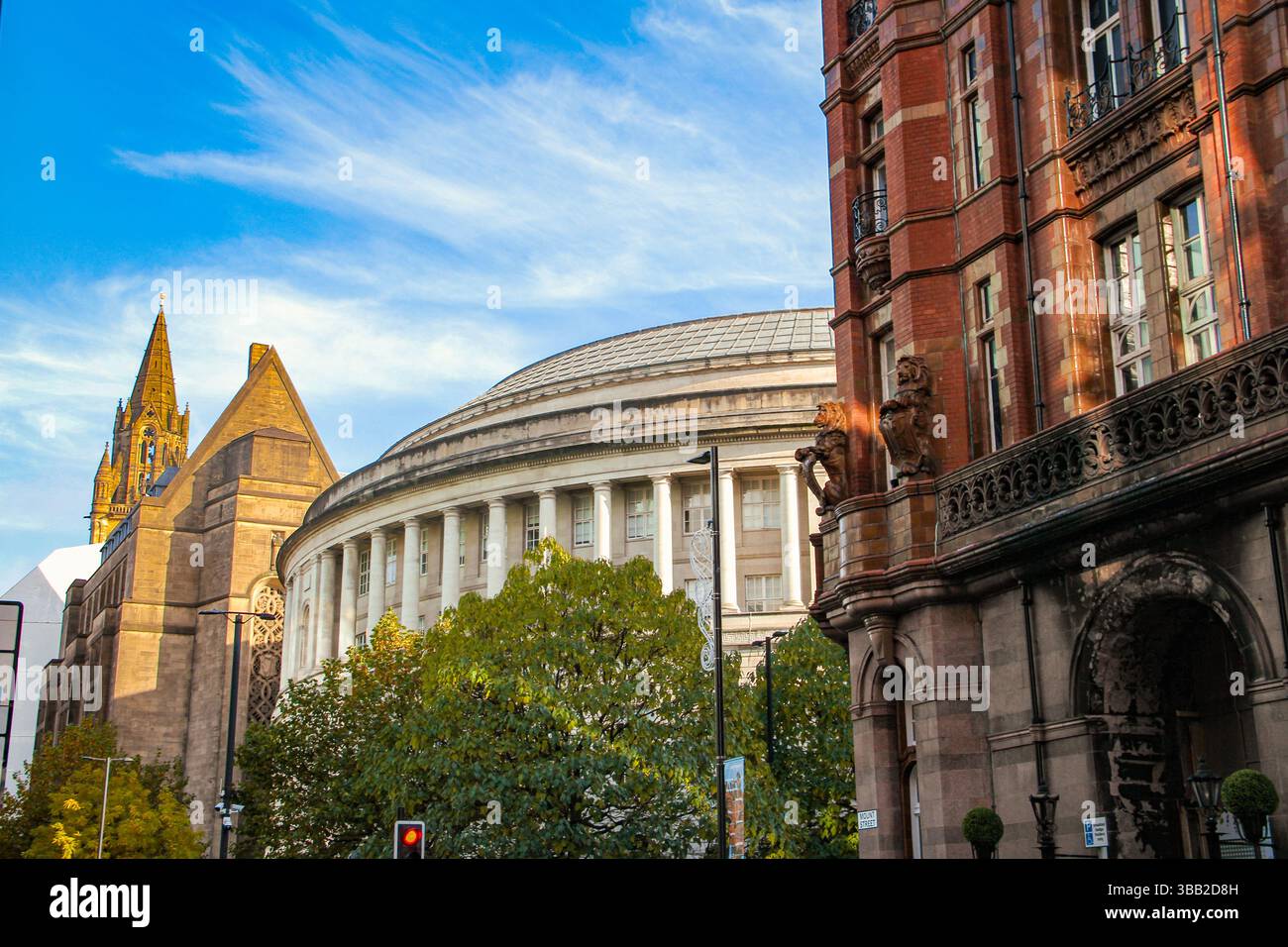 Majestic curve of the Central Library's dome captured beside Manchester ...