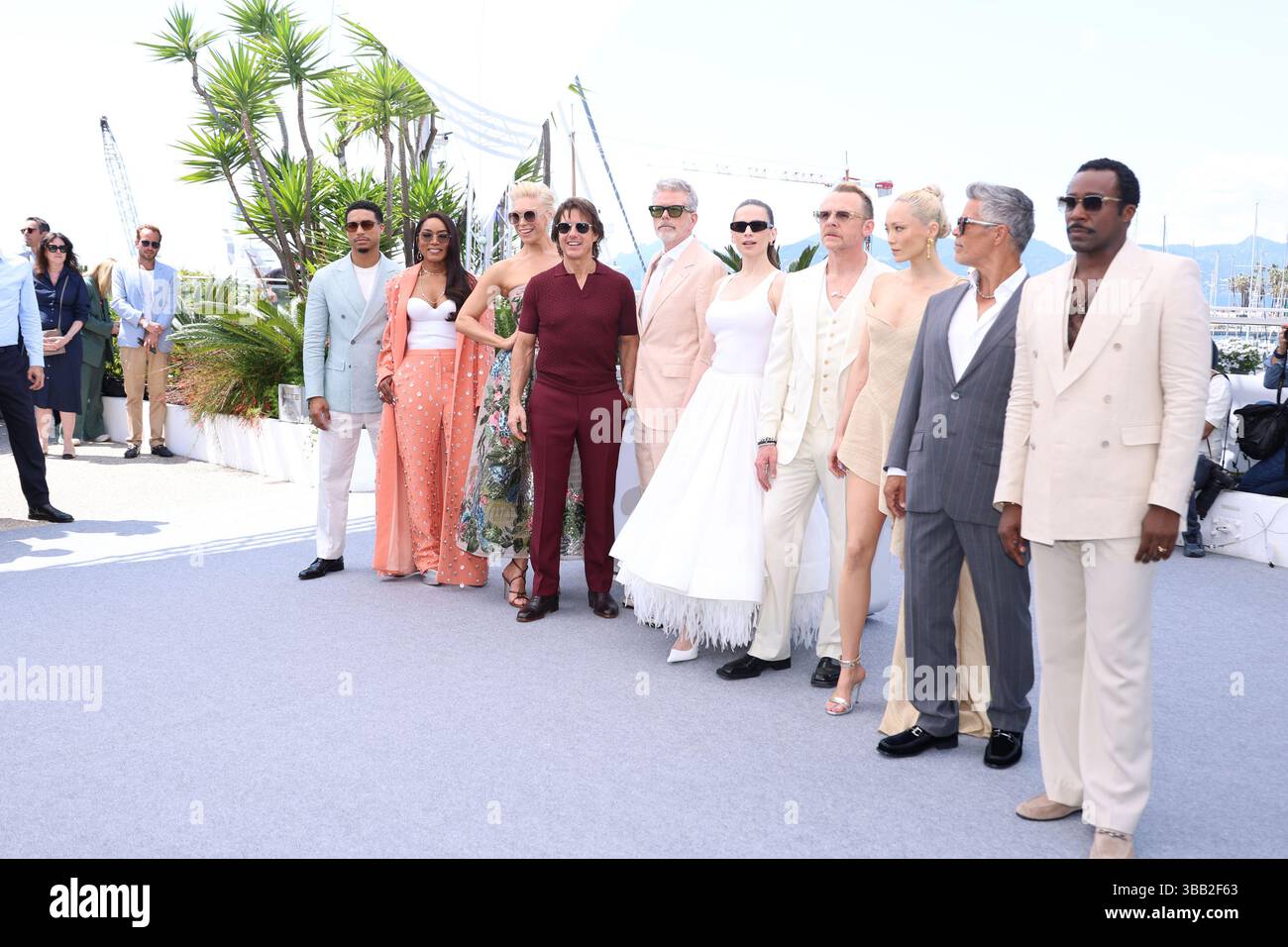 Simon pegg angela bassett hi-res stock photography and images - Alamy