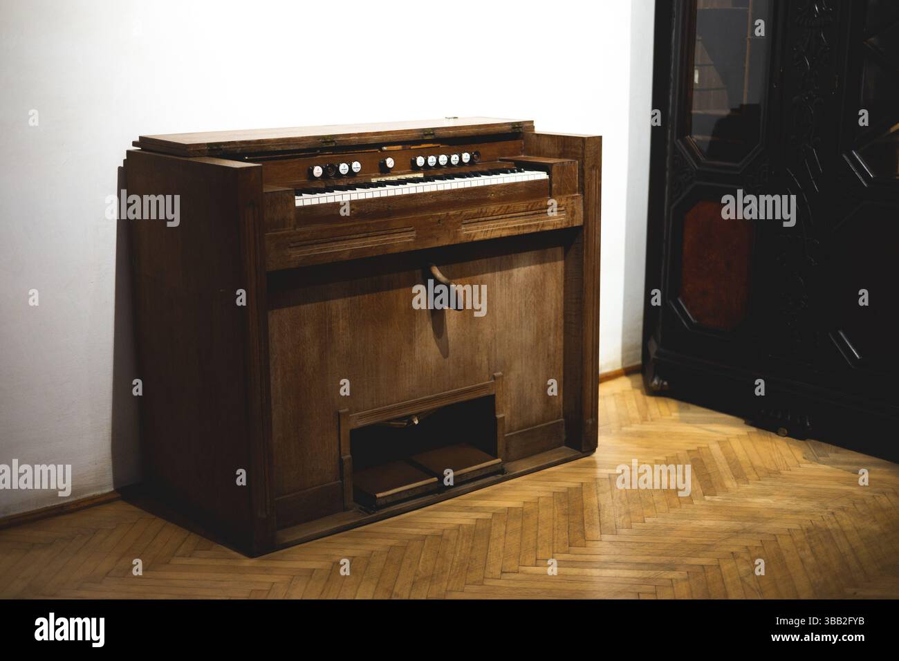 Vintage antique piano in the castle Stock Photo - Alamy