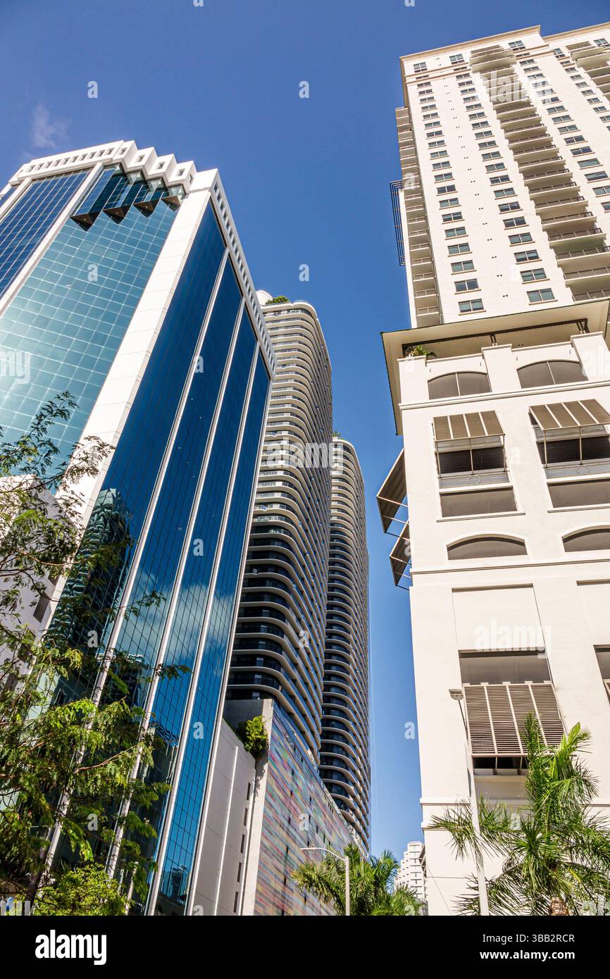 Panorama tower curved glass high rise in center hi-res stock ...