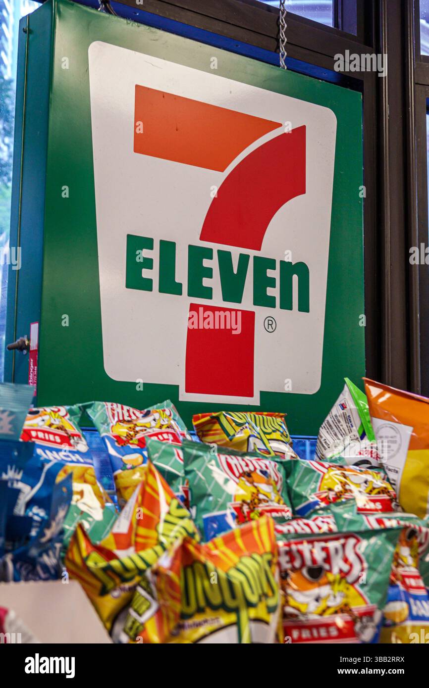 7 eleven interior hi-res stock photography and images - Alamy