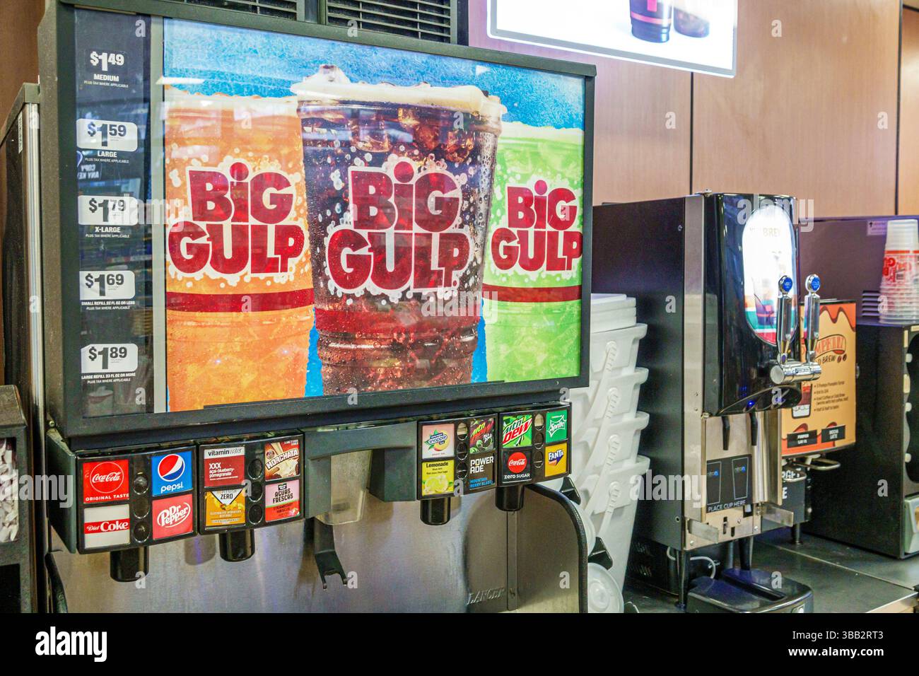 Miami Florida,Brickell Financial District,SE 9th Street,7-Eleven ...