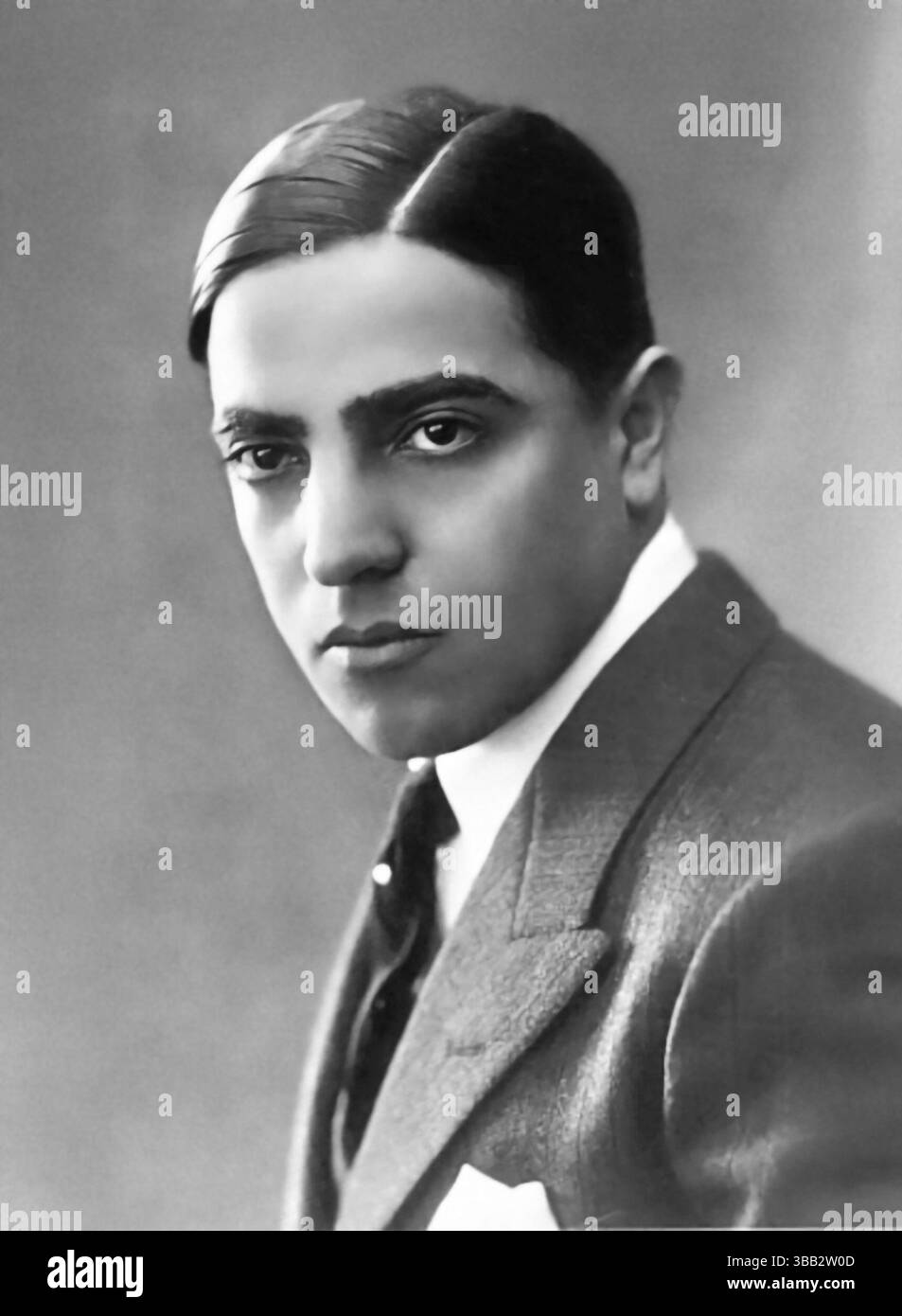 Onassis hi-res stock photography and images - Alamy