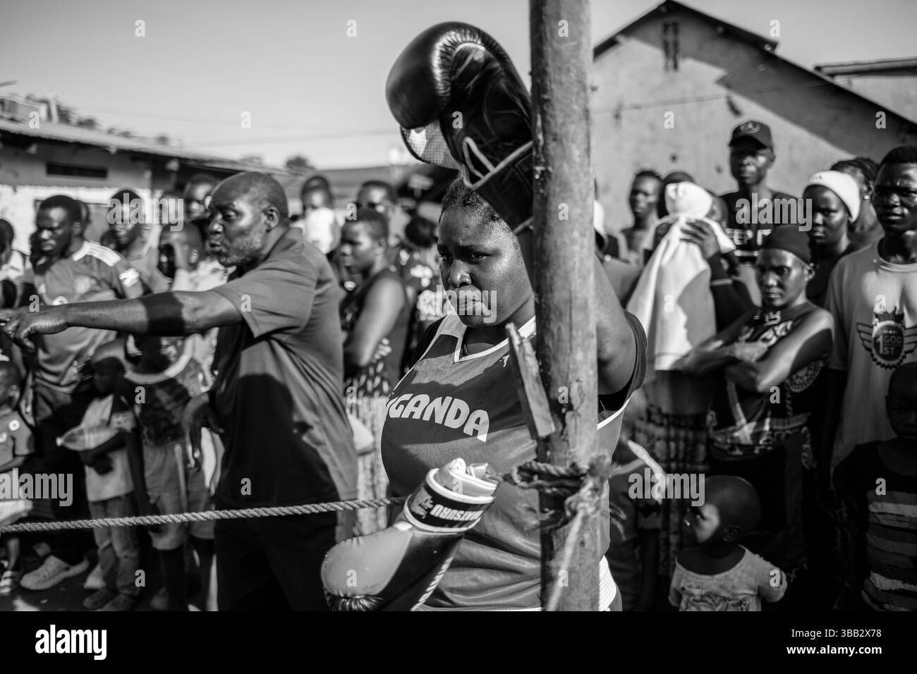Boxing in Katanga, Kampala, Uganda, Africa Stock Photo - Alamy