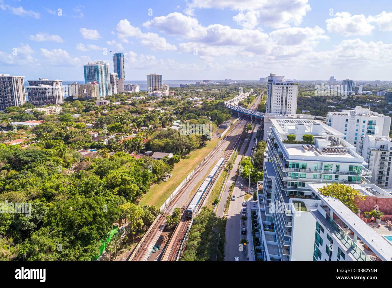 Rooftop pool and ac units hi-res stock photography and images - Alamy