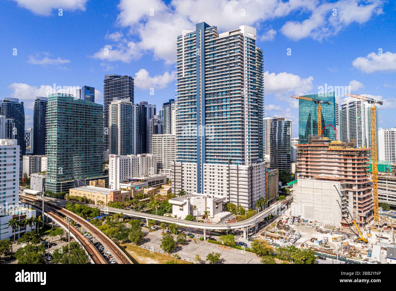 Overhead metrorail line hi-res stock photography and images - Alamy
