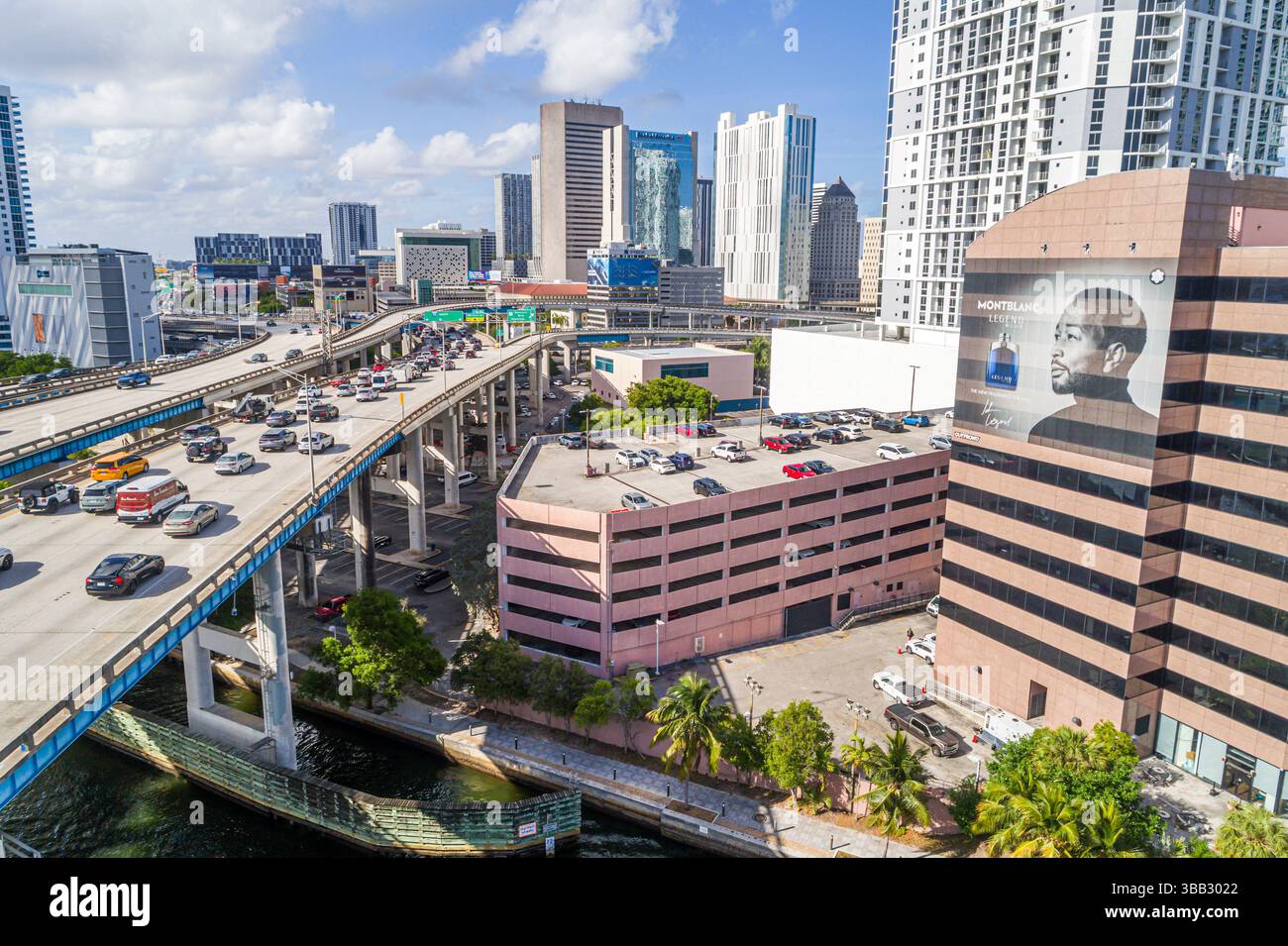 Elevated expressway onramp ramp lanes hi-res stock photography and ...