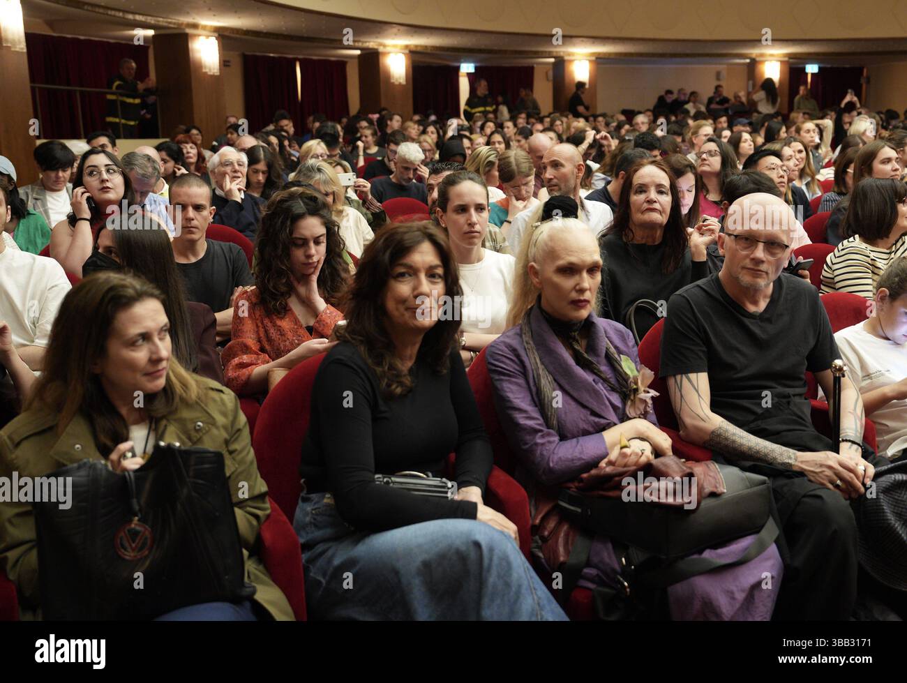 Milan, Teatro Lirico Giorgio Gaber Public lesson with the artist Jeff ...