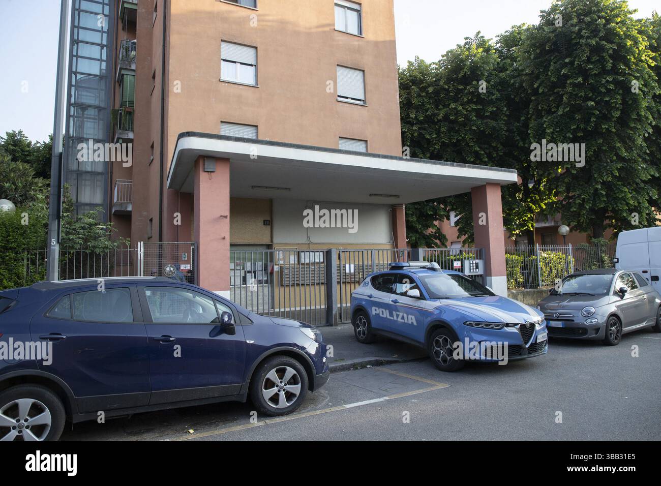 Milano, Italia. 14th May, 2025. Via Gandino 10 palazzina dove abita con ...