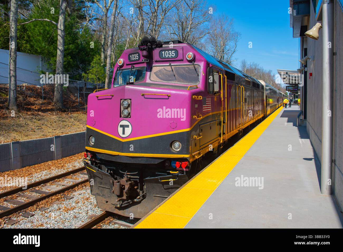 MBTA commuter train Fall River New Bedford Line with #1035 General ...