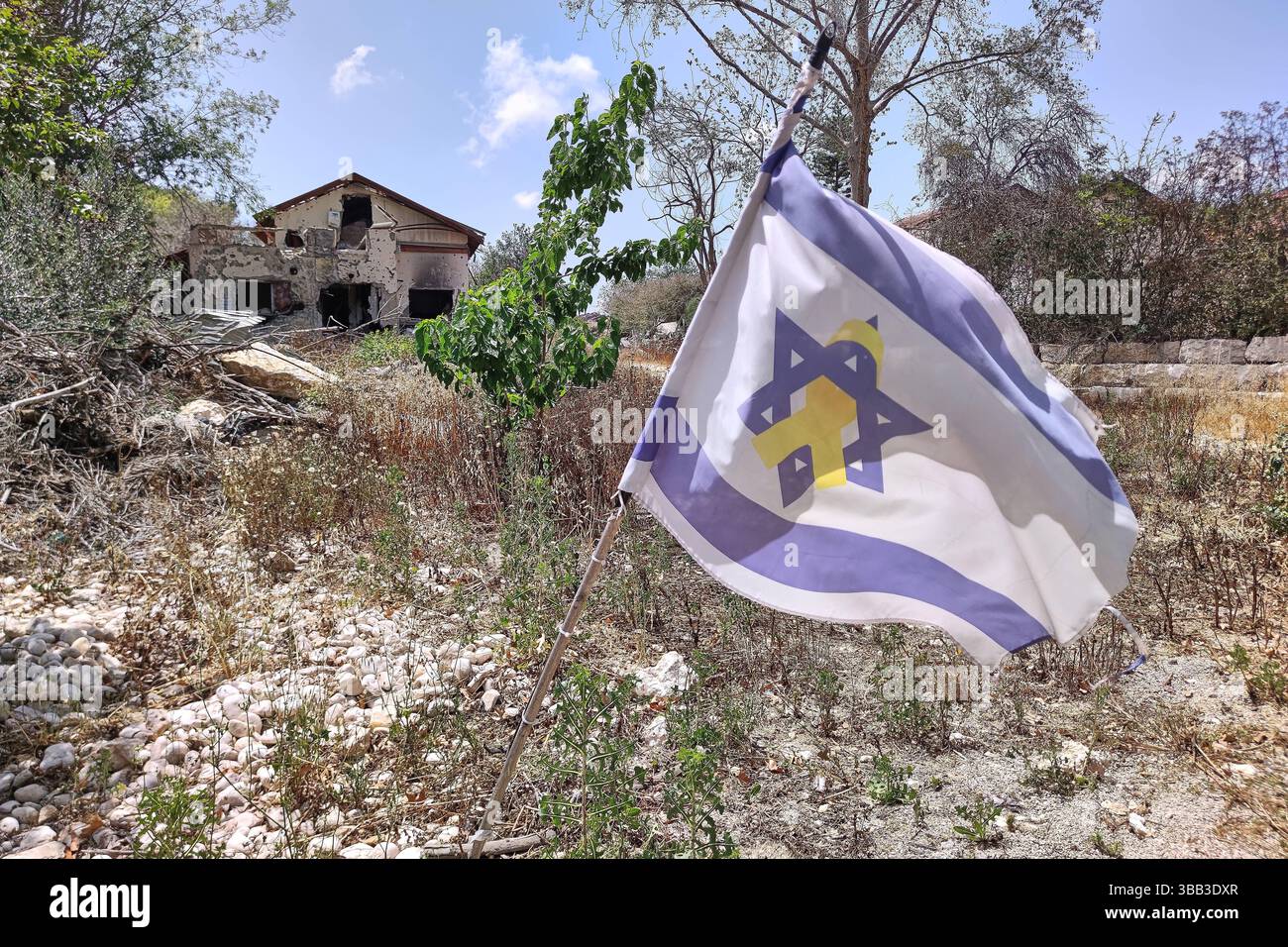 Beeri, Israel, 14.05.2025: Vor einem am 7. Oktober durch den ...