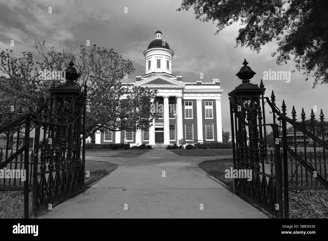 Madison county courthouse Black and White Stock Photos & Images - Alamy