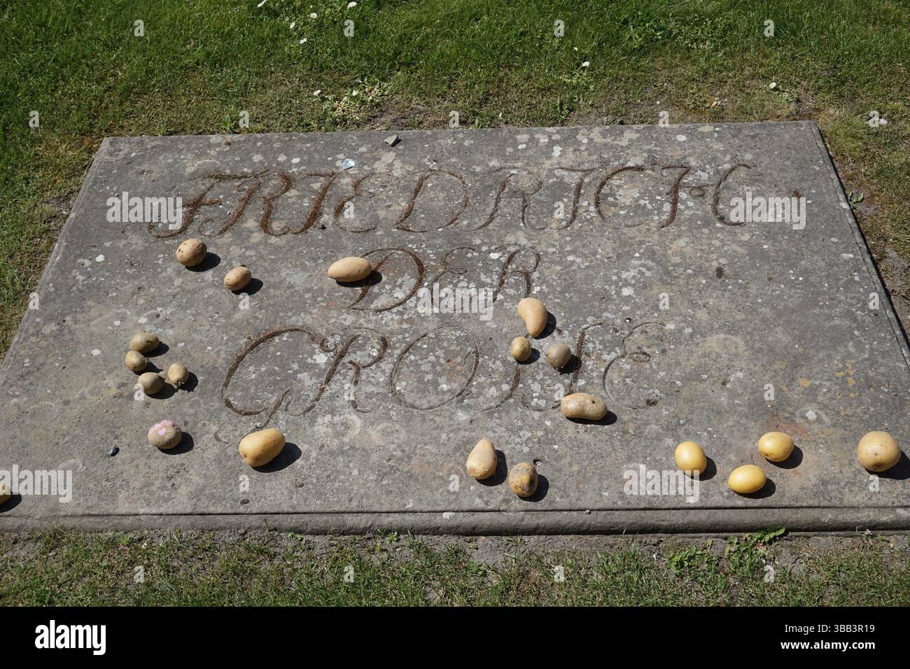 Potatoes on the grave of Frederick the Great, Friedrich der Große, at ...