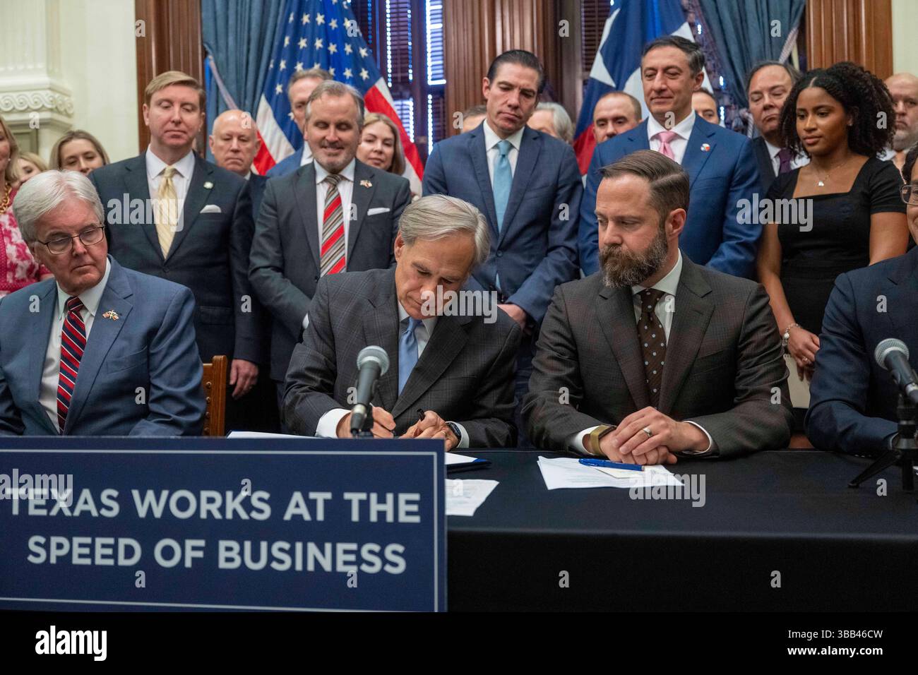 Austin, Tx, USA. 14th May, 2025. Texas Governor GRG ABBOTT (c) signs ...
