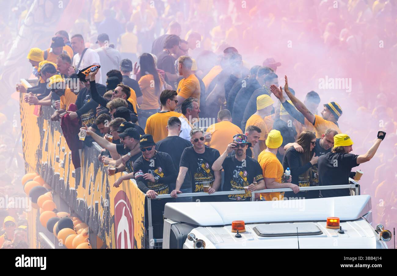 11 May 2025, Saxony, Dresden: Soccer: 3rd league, promotion SGDynamo Dresden; Dynamo coach ...