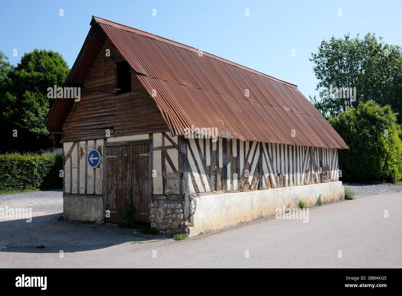 Old rustic barn in the village of Genneville in Normandy, France, 2025 ...