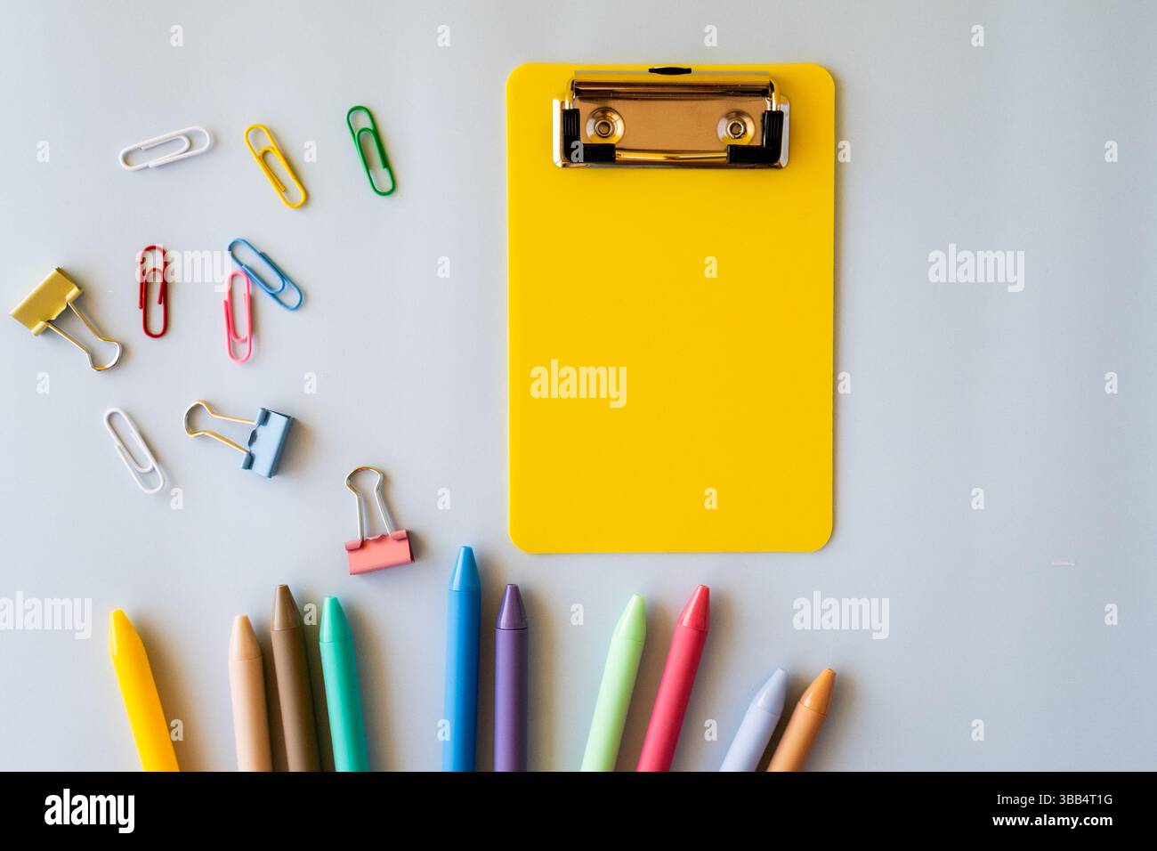 Scattered pens paper hi-res stock photography and images - Alamy