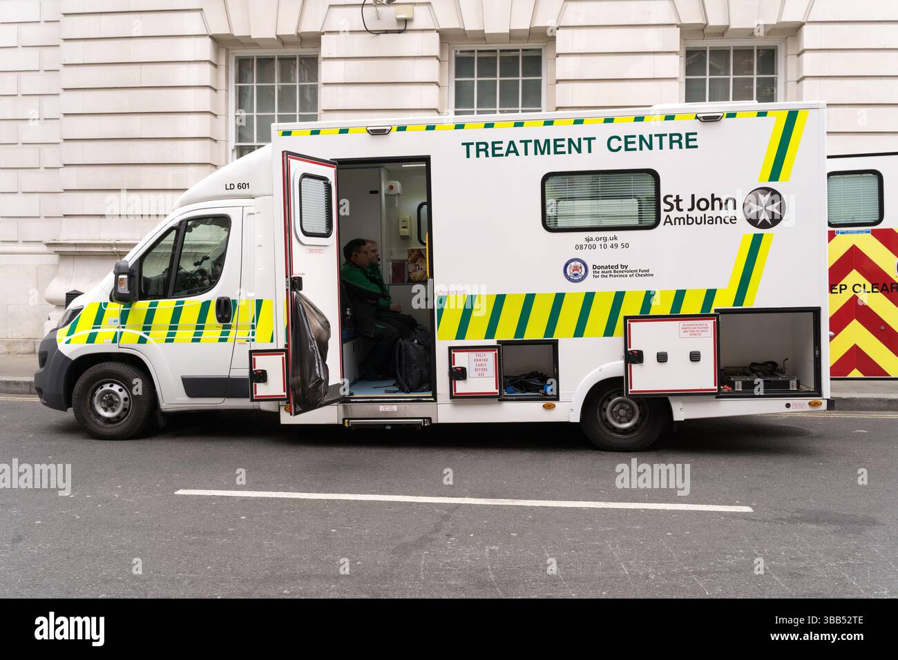 Roadside medical unit hi-res stock photography and images - Alamy