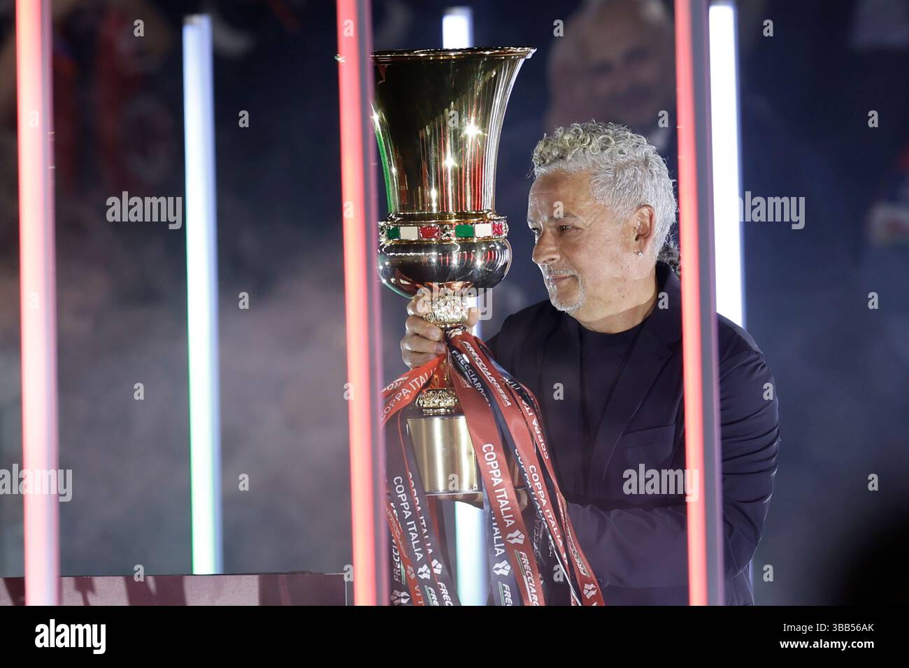 Roberto Baggio with cup italian during Italian Cup final football match ...