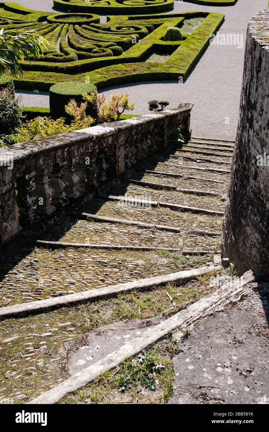 Winding stone steps descend hi-res stock photography and images - Alamy