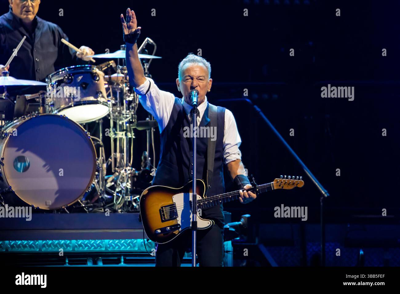 Manchester, England, 14th May, 2025. Bruce Springsteen and the E Street ...