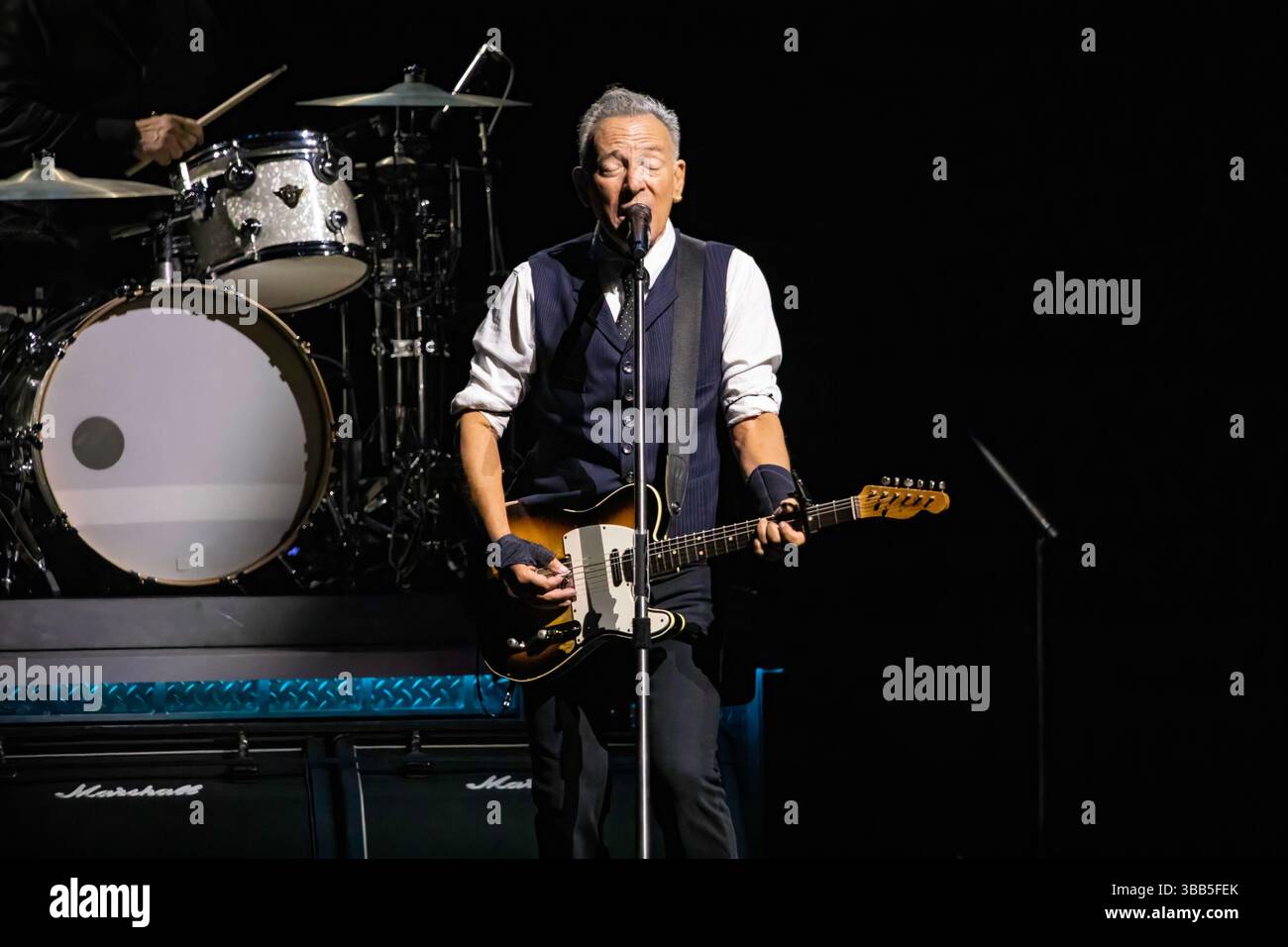 Manchester, England, 14th May, 2025. Bruce Springsteen and the E Street ...