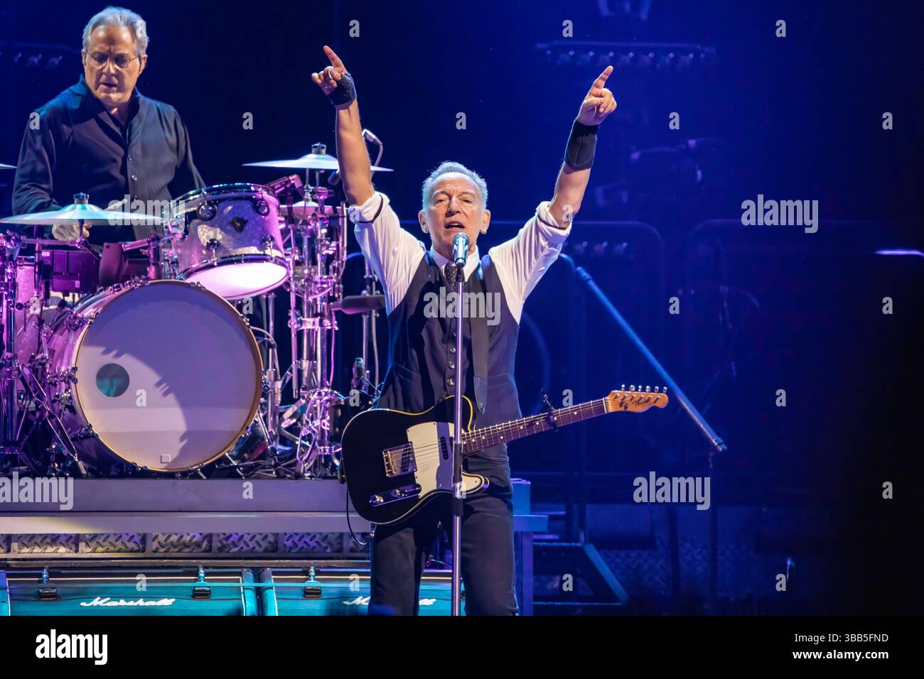 Manchester, England, 14th May, 2025. Bruce Springsteen and the E Street ...